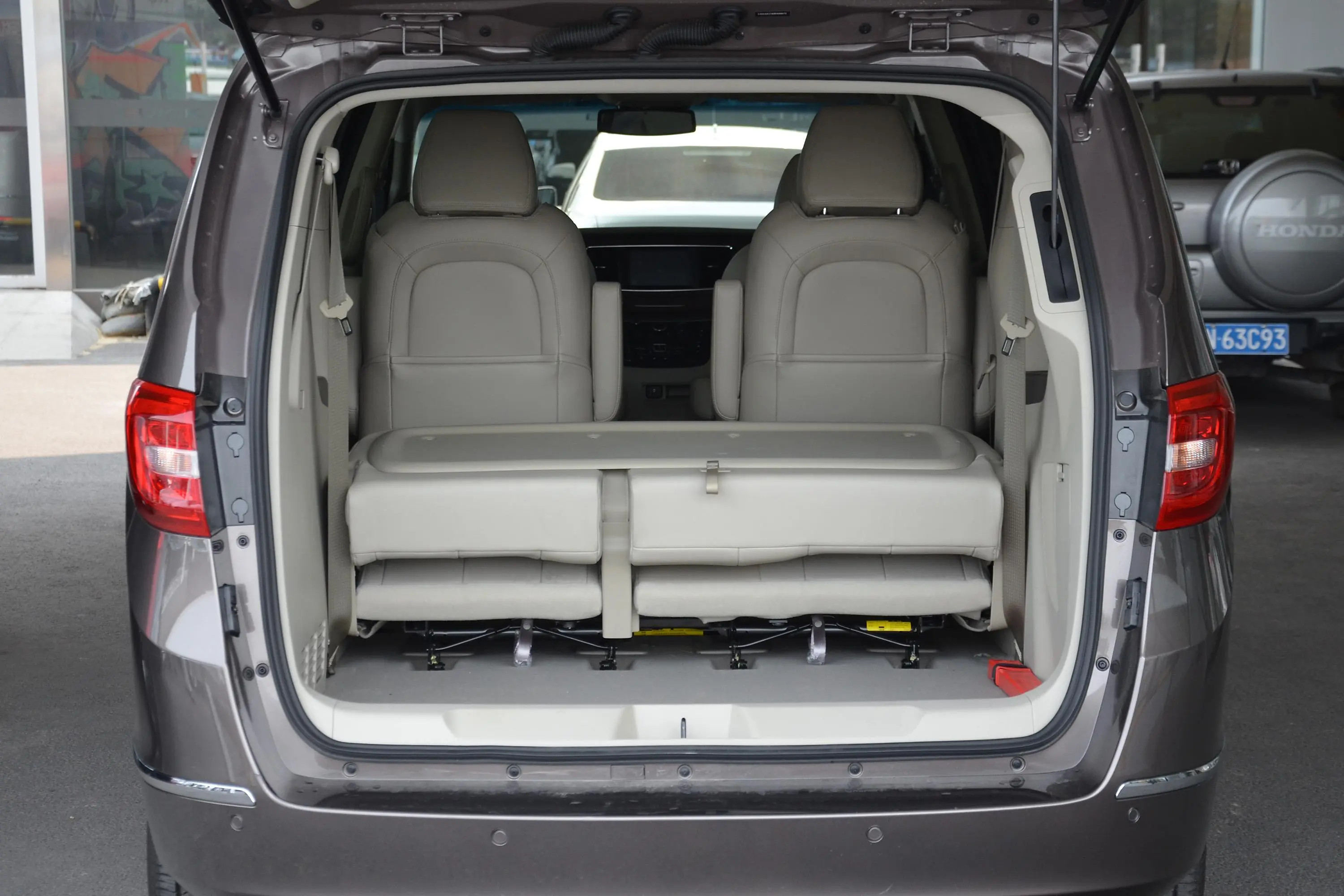 【别克GL825S 尊贵版 国V空间图片-汽车图片大全】-易车