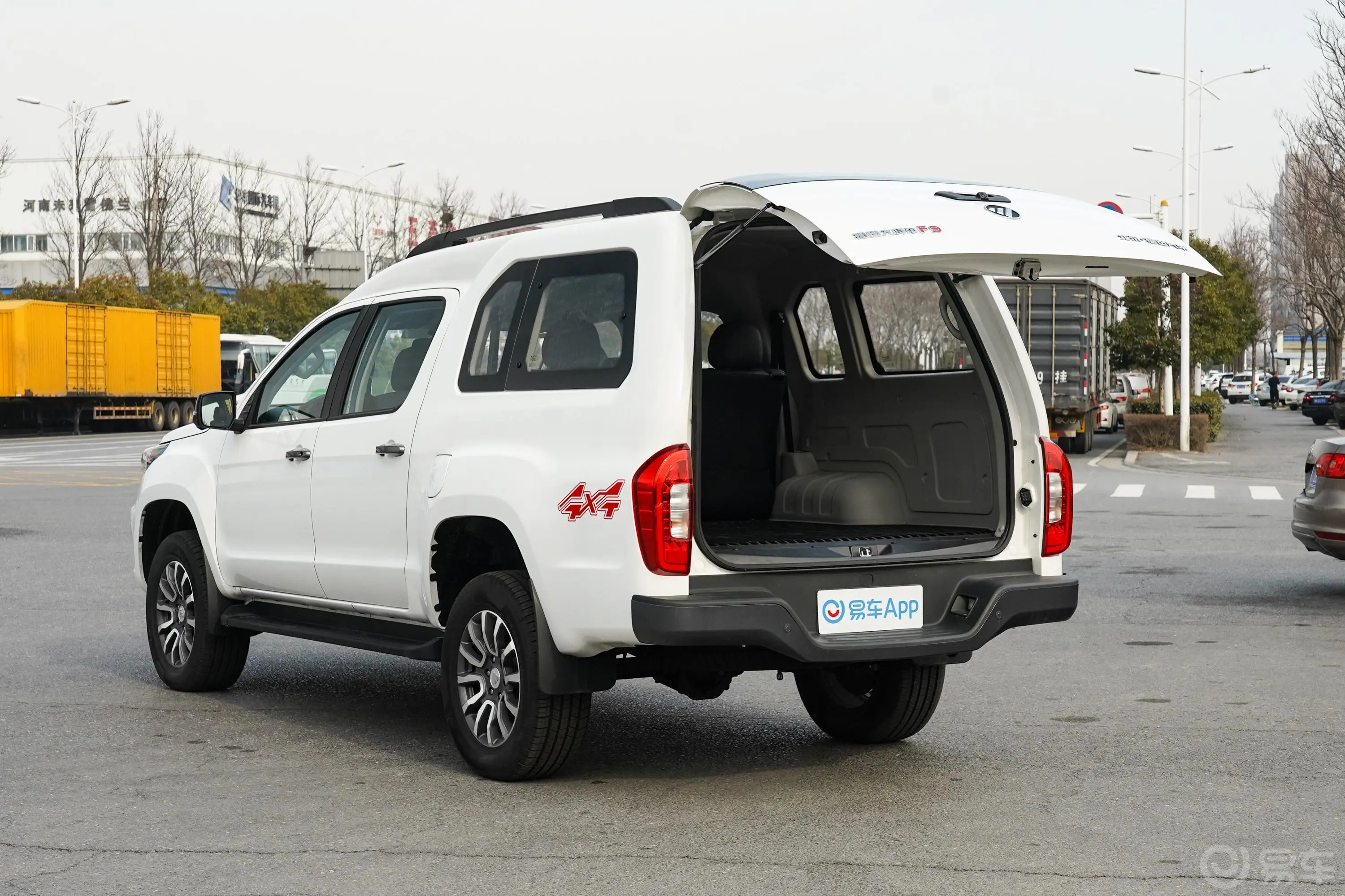 【大将军f9 Suv2 0t 自动四驱豪华型后备厢开启45度侧拍图片 汽车图片大全】 易车