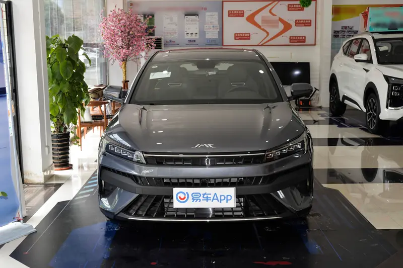 能让年轻人秒爱的江淮A5 PLUS 年薪30万拿下无压力_易车