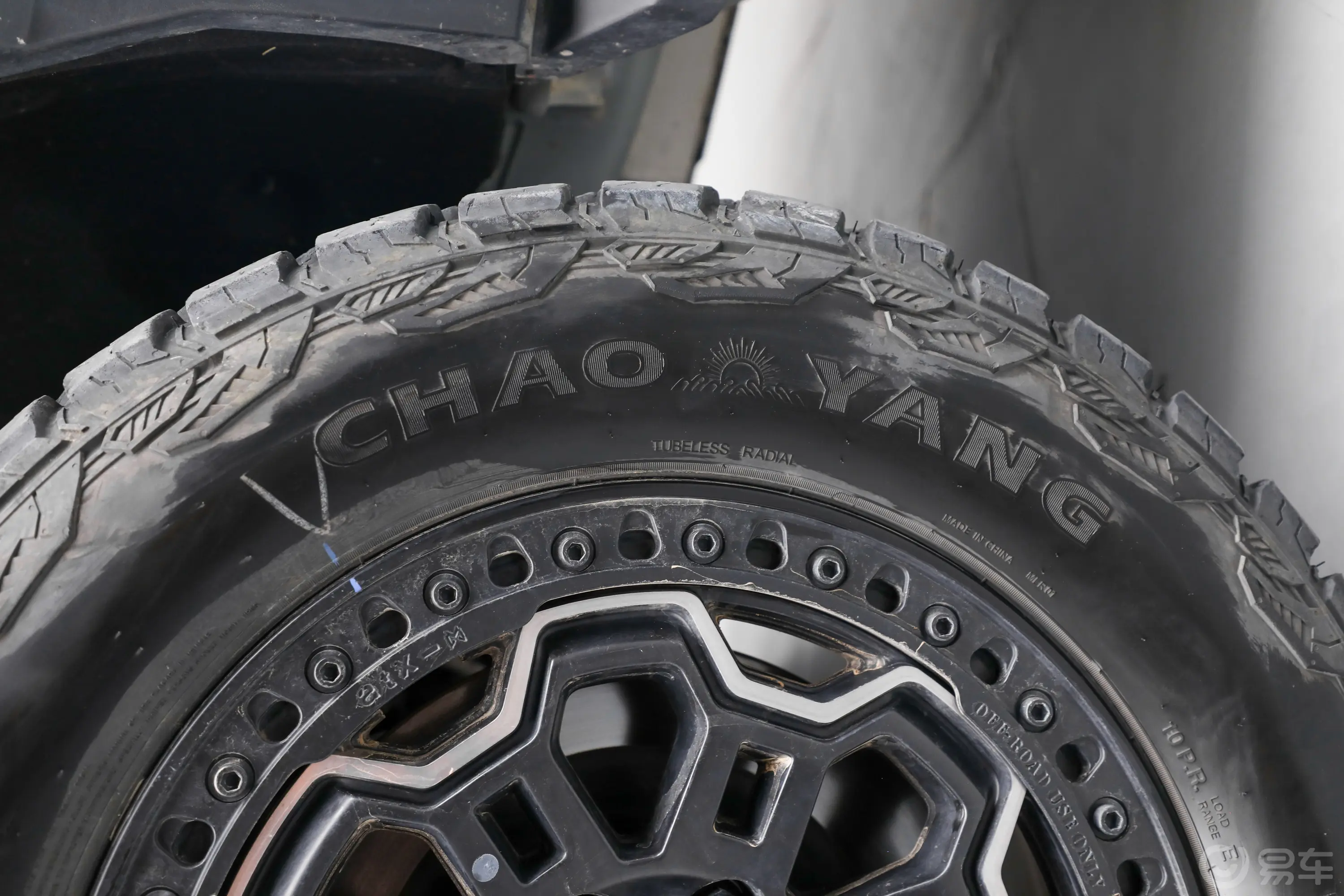 【猛士917增程式 156km 创始版动力底盘图片-汽车图片大全】-易车