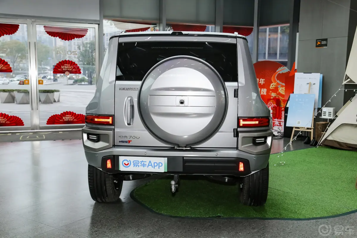 【坦克700新能源3.0T Hi4-T 极境版正后水平图片-汽车图片大全】-易车