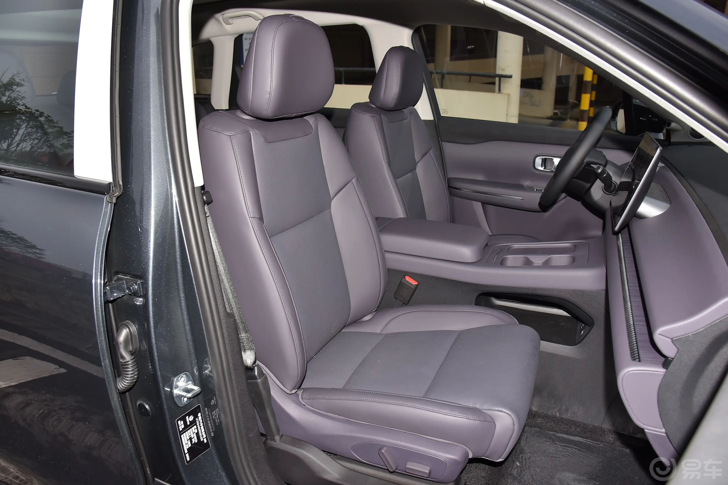 【零跑C10纯电版 530km 530智享版副驾驶座椅图片-汽车图片大全】-易车