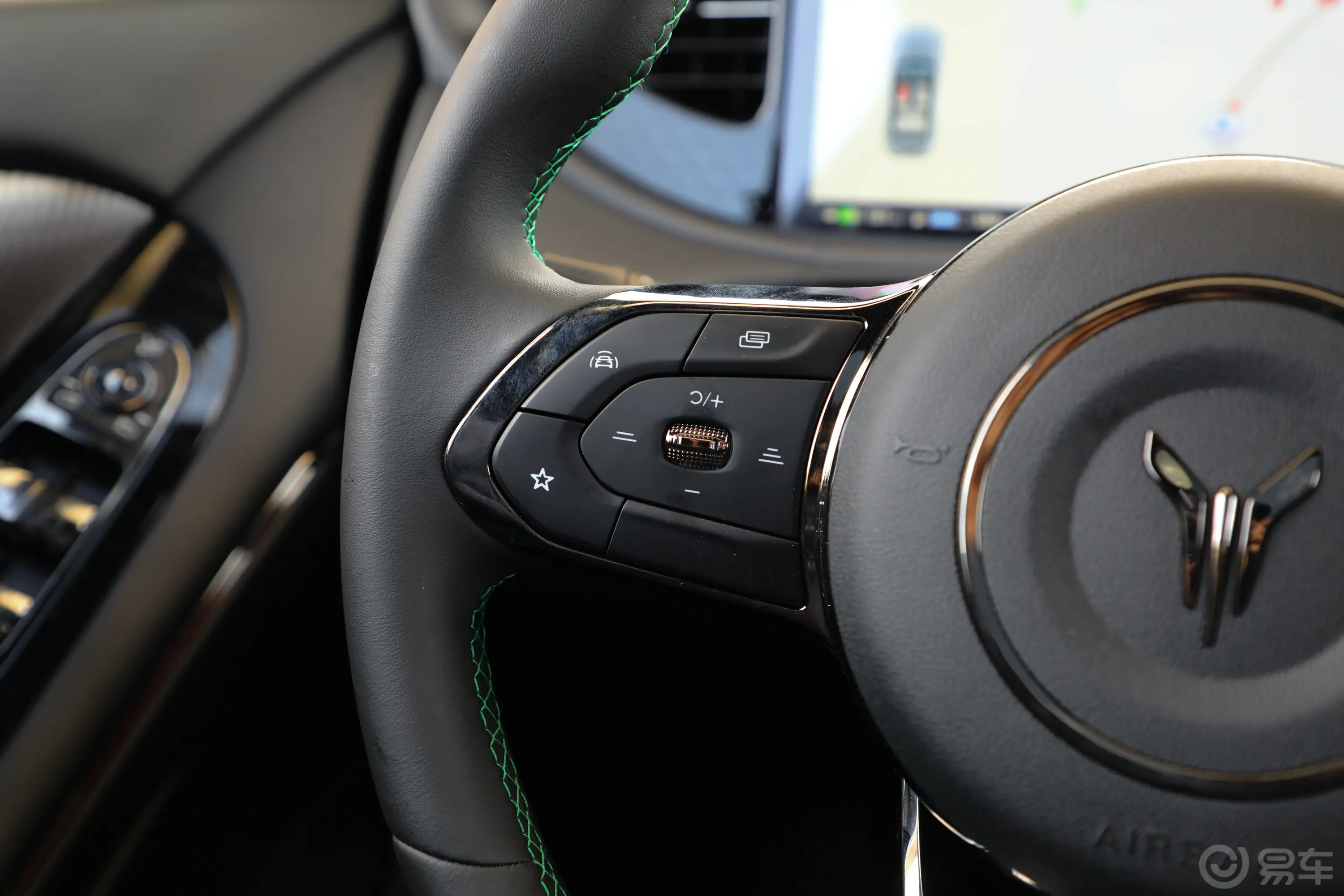 【岚图FREE318 259km 四驱探索版左侧方向盘功能按键图片-汽车图片大全】-易车