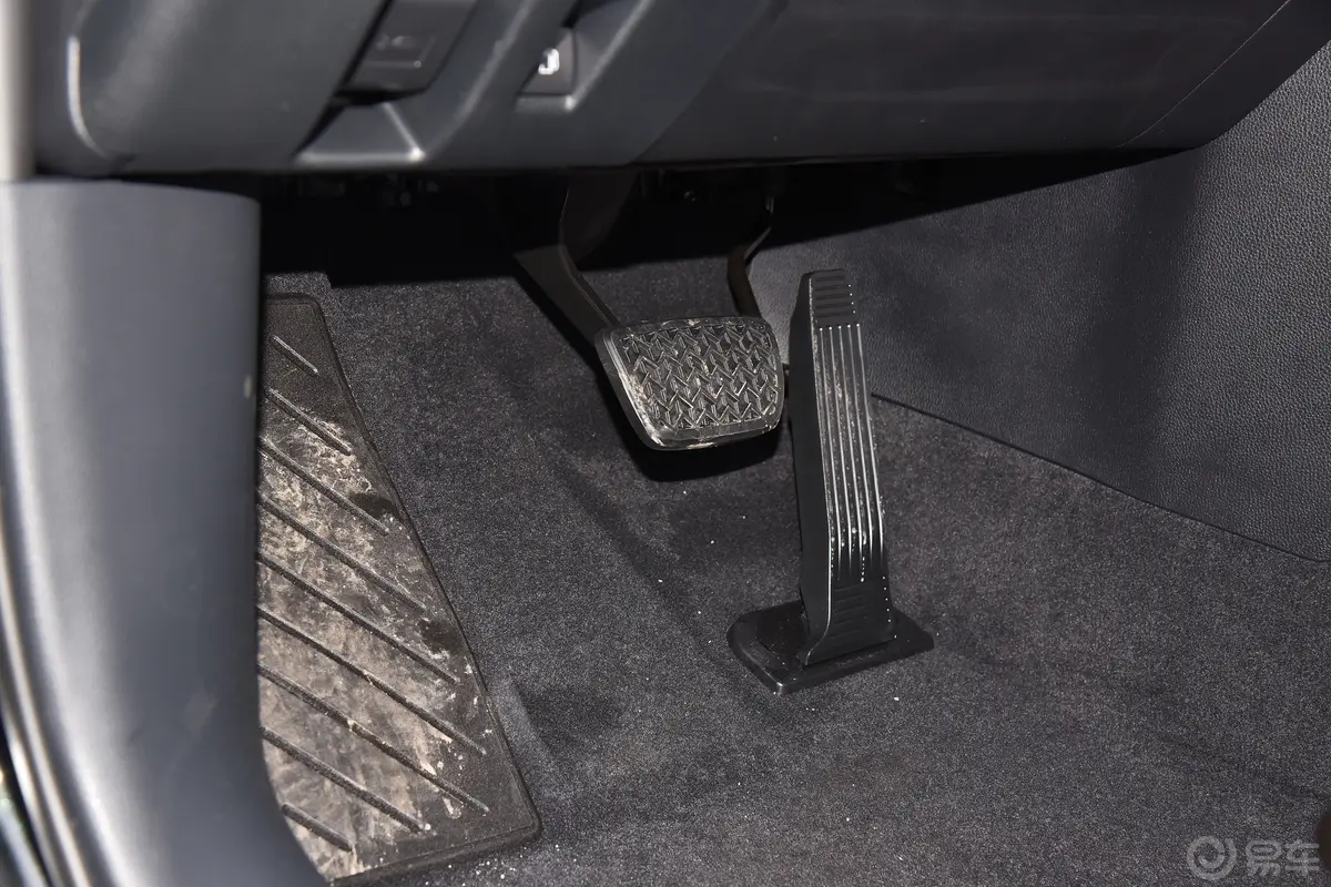 【汉兰达双擎 2.5L 两驱精英版 5座脚踏板图片-汽车图片大全】-易车