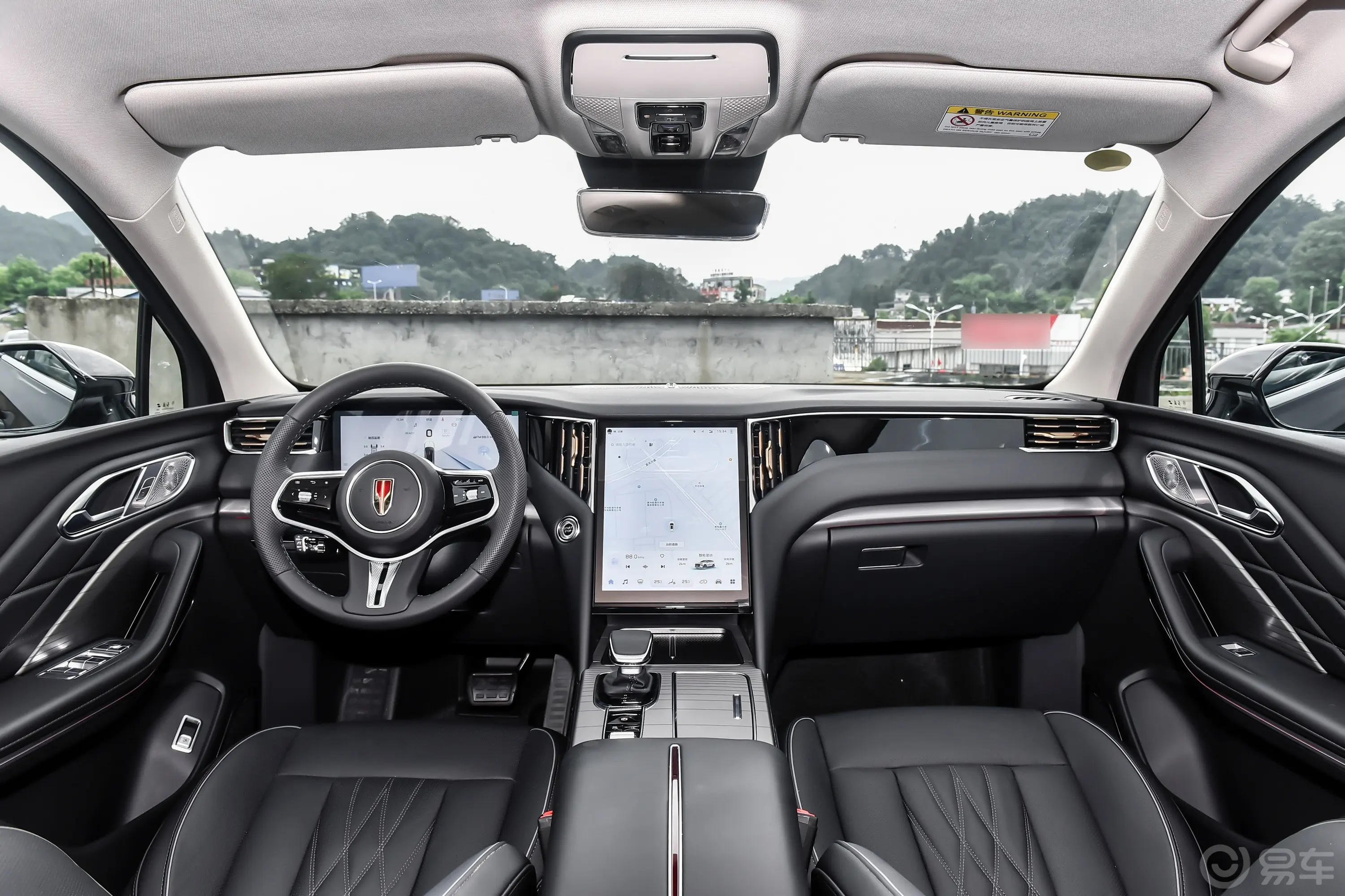 【红旗HS7 PHEV2.0T 100km 四驱旗畅版 6座内饰全景正拍图片-汽车图片大全】-易车