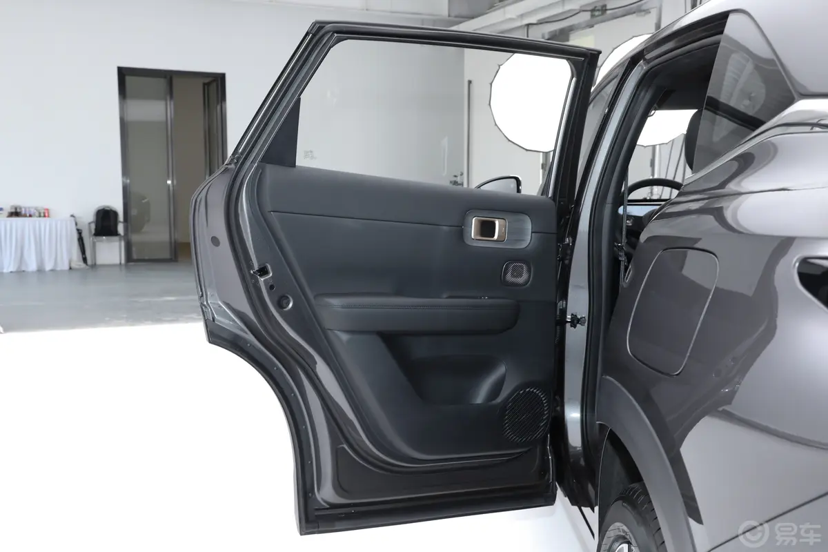 【五菱星光S插电混动 1.5L 130km 旗舰型驾驶员侧后车门图片-汽车图片大全】-易车