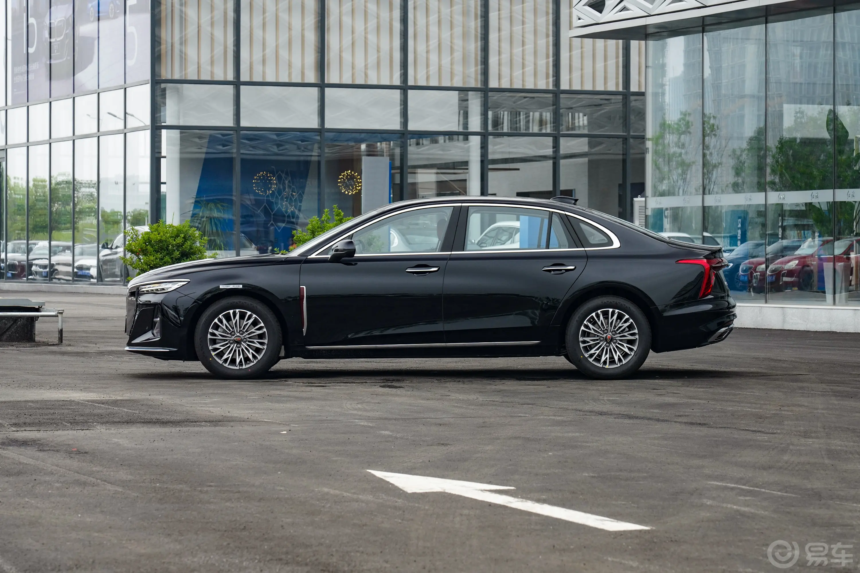 【红旗H51.5T 双离合旗韵版正侧车头向左水平图片-汽车图片大全】-易车