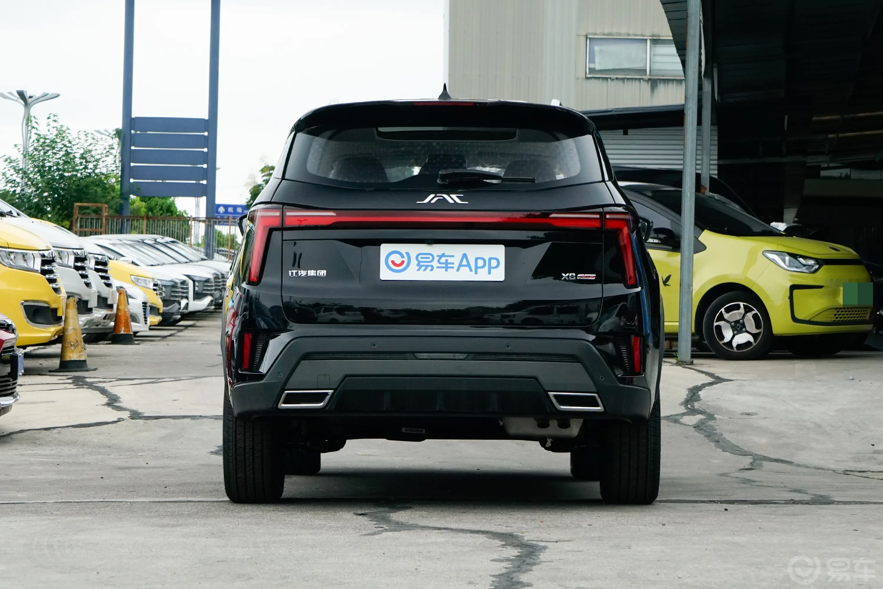 【江淮X8 PLUS1.5T 双离合智享+版 5座正后水平图片-汽车图片大全】-易车