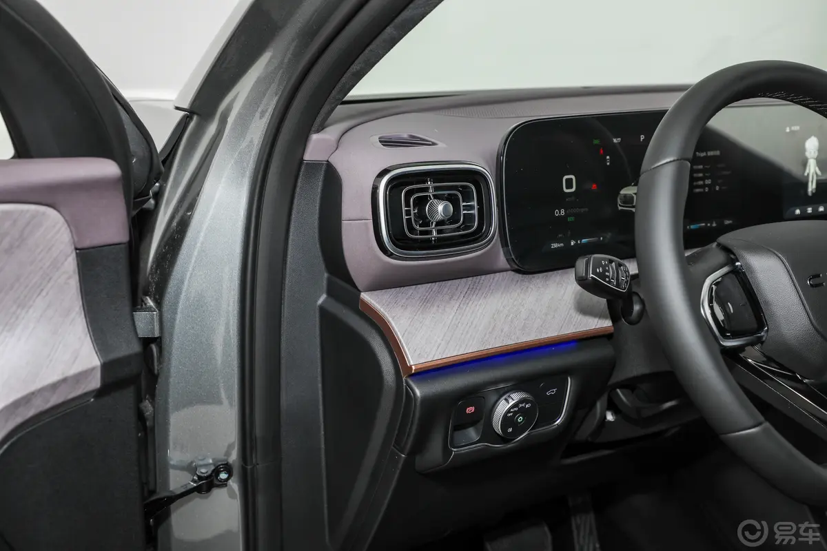 【瑞虎92.0T 自动两驱尊享版 5座主驾驶位图片-汽车图片大全】-易车