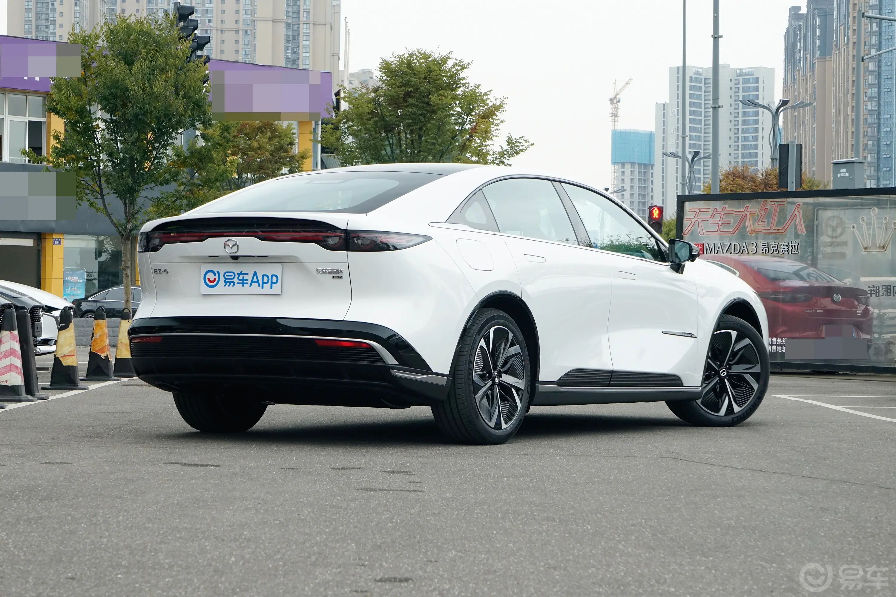 【马自达EZ-6纯电版 600km 智雅版侧后45度车头向右水平图片-汽车图片大全】-易车