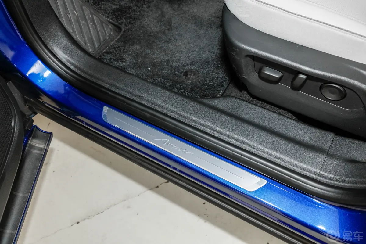 【昂科威Plus昂科威Plus 四驱Avenir艾维亚前排迎宾踏板图片-汽车图片大全】-易车