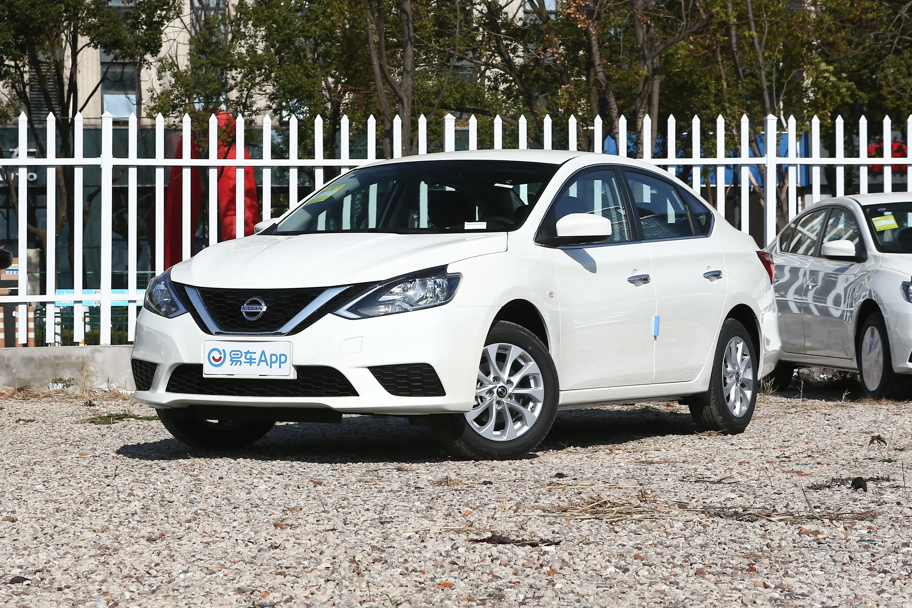 【轩逸改款二 经典 1.6L XE 舒适版侧前45度车头向左水平图片-汽车图片大全】-易车