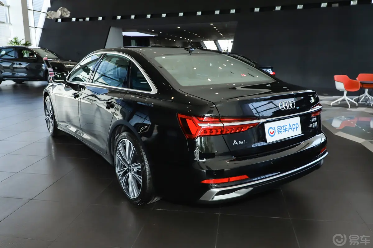 【奥迪A6L改款 45 TFSI quattro 臻选动感型侧后45度车头向左水平图片-汽车图片大全】-易车