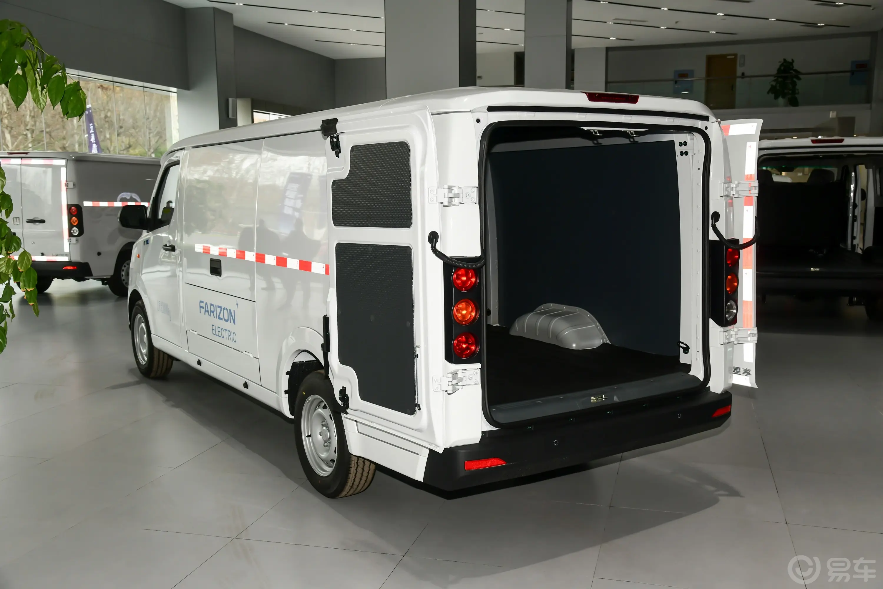 【远程星享V星享V7E 355km 超值版 国轩高科 51.456kWh后备厢开启45度侧拍图片-汽车图片大全】-易车