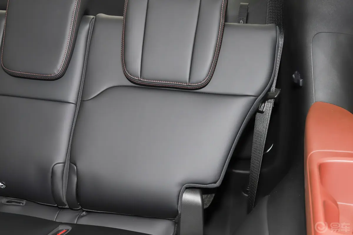 【传祺E8新能源2.0L 150km PRO+后排空间图片-汽车图片大全】-易车