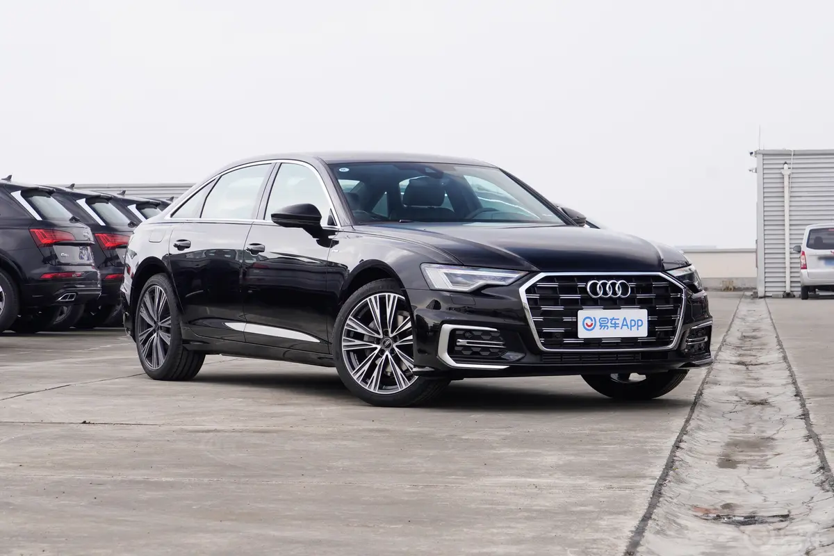 【奥迪A6L改款 40 TFSI 豪华动感型侧前45度车头向右水平图片-汽车图片大全】-易车