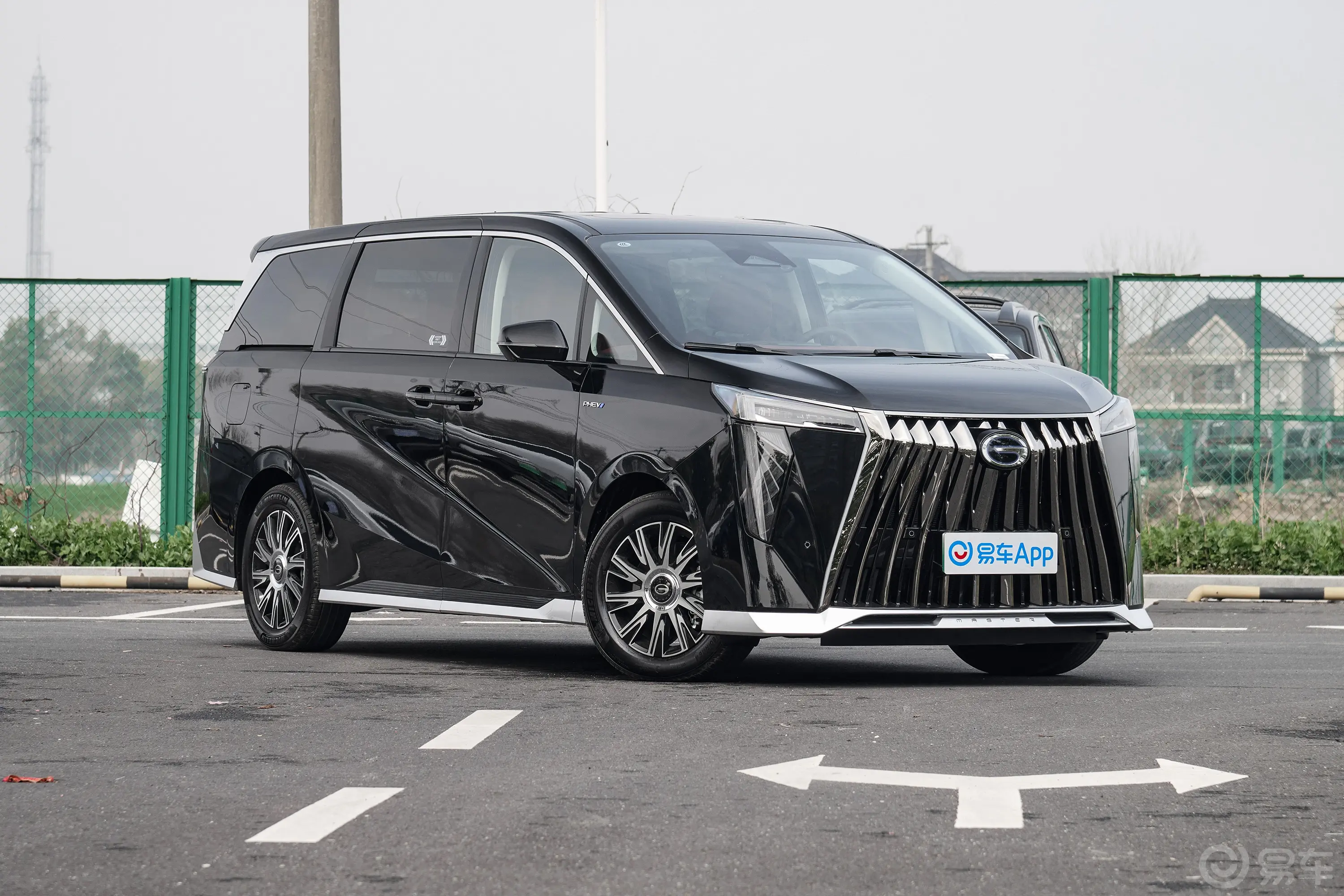 【传祺E9超级快充 2.0T 136km 冠军版侧前45度车头向右水平图片-汽车图片大全】-易车