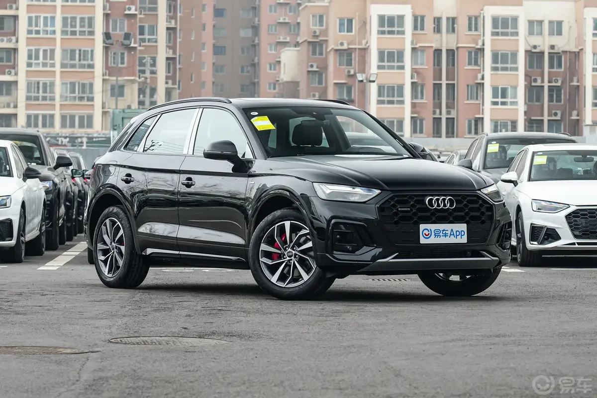 【奥迪Q5Lquattro 45周年典藏版 40 TFSI 豪华动感型侧前45度车头向右水平图片-汽车图片大全】-易车