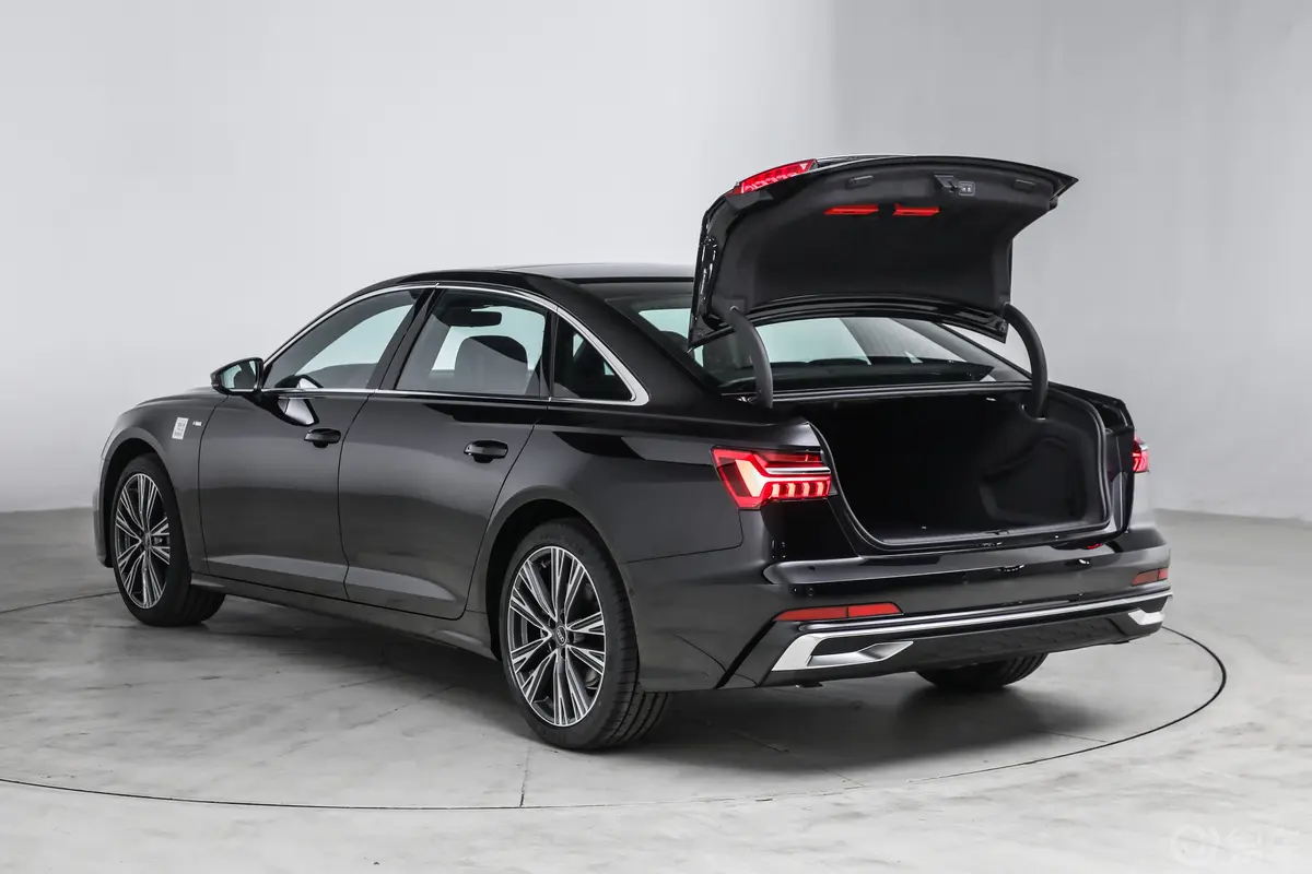 【奥迪A6L改款 45 TFSI 臻选动感型后备厢开启45度侧拍图片-汽车图片大全】-易车