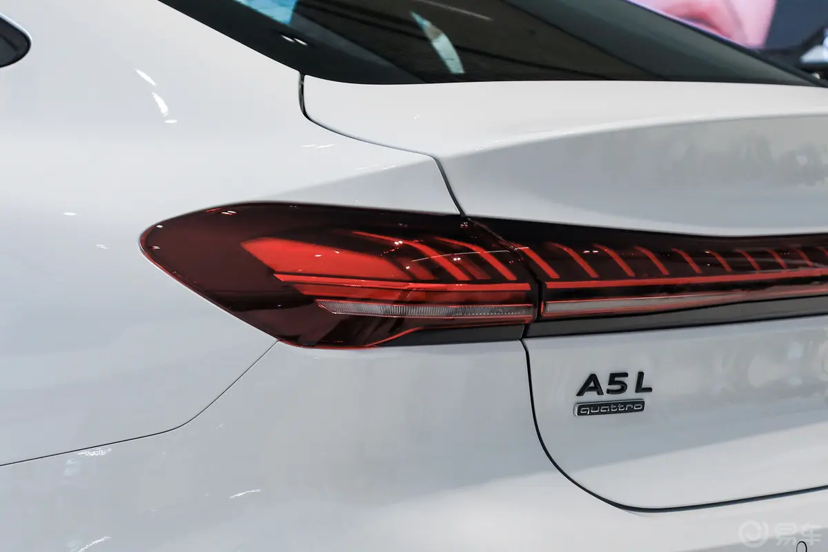 【奥迪A5L Sportback2.0T 尊享quattro型外观灯组图片-汽车图片大全】-易车