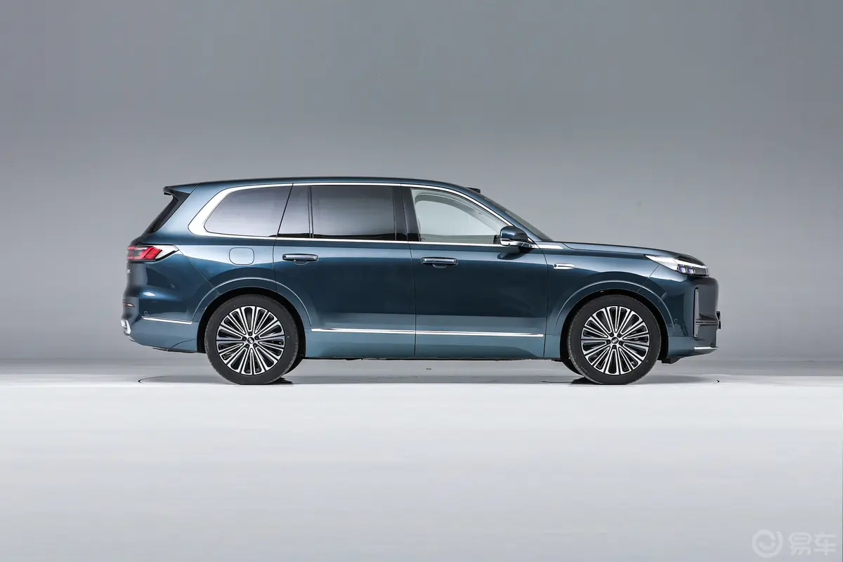 【银河M91.5T 210km 四驱领航版正侧车头向右水平图片-汽车图片大全】-易车