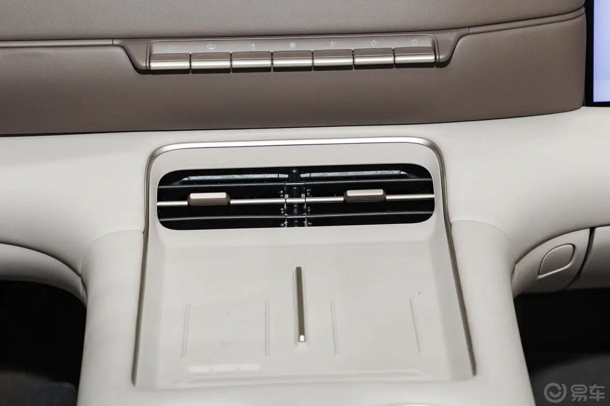 【智己LS6增程版 370km 后驱52 Max中控图片-汽车图片大全】-易车