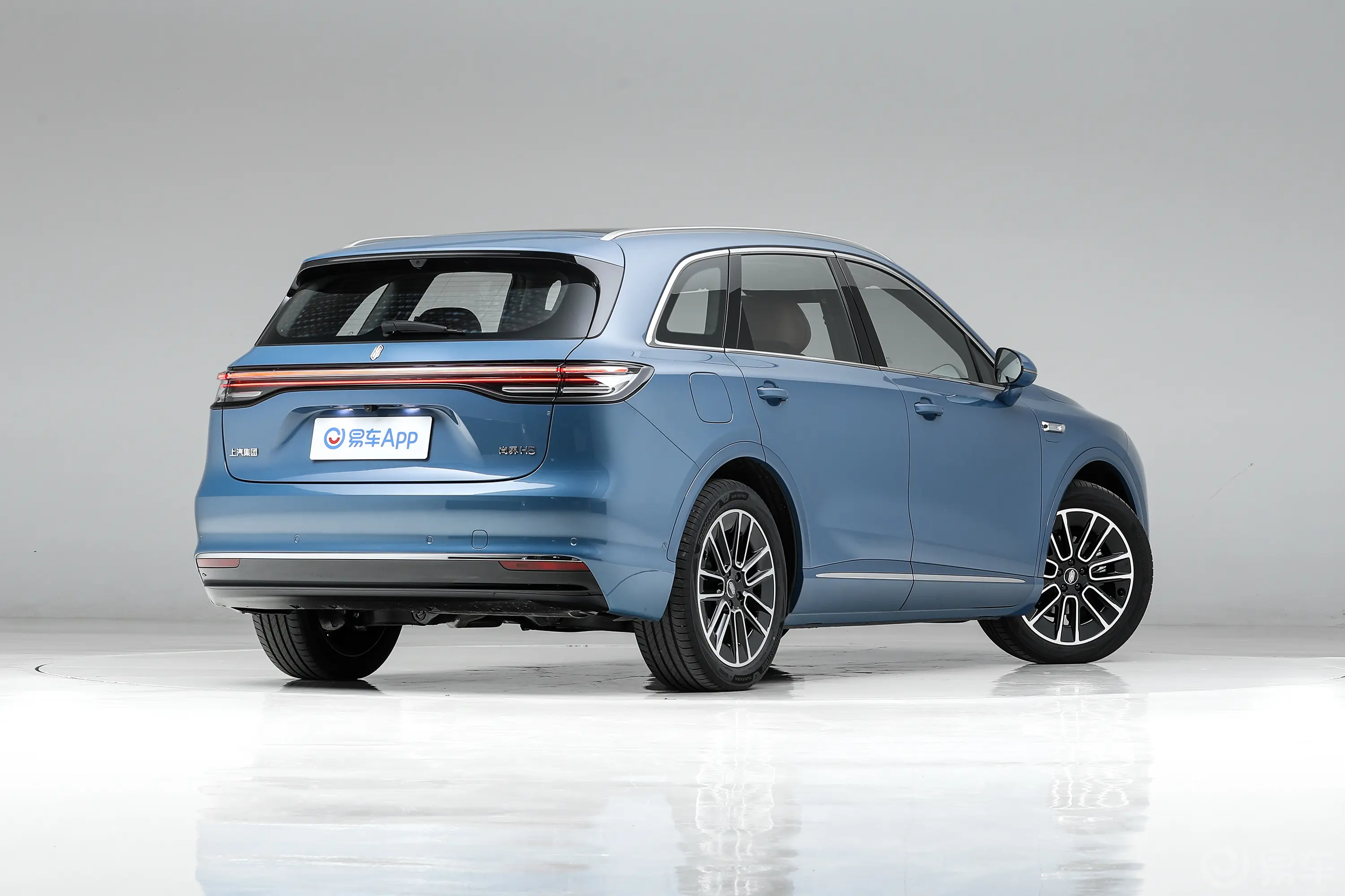 【尚界H5增程版 235km Max侧后45度车头向右水平图片-汽车图片大全】-易车