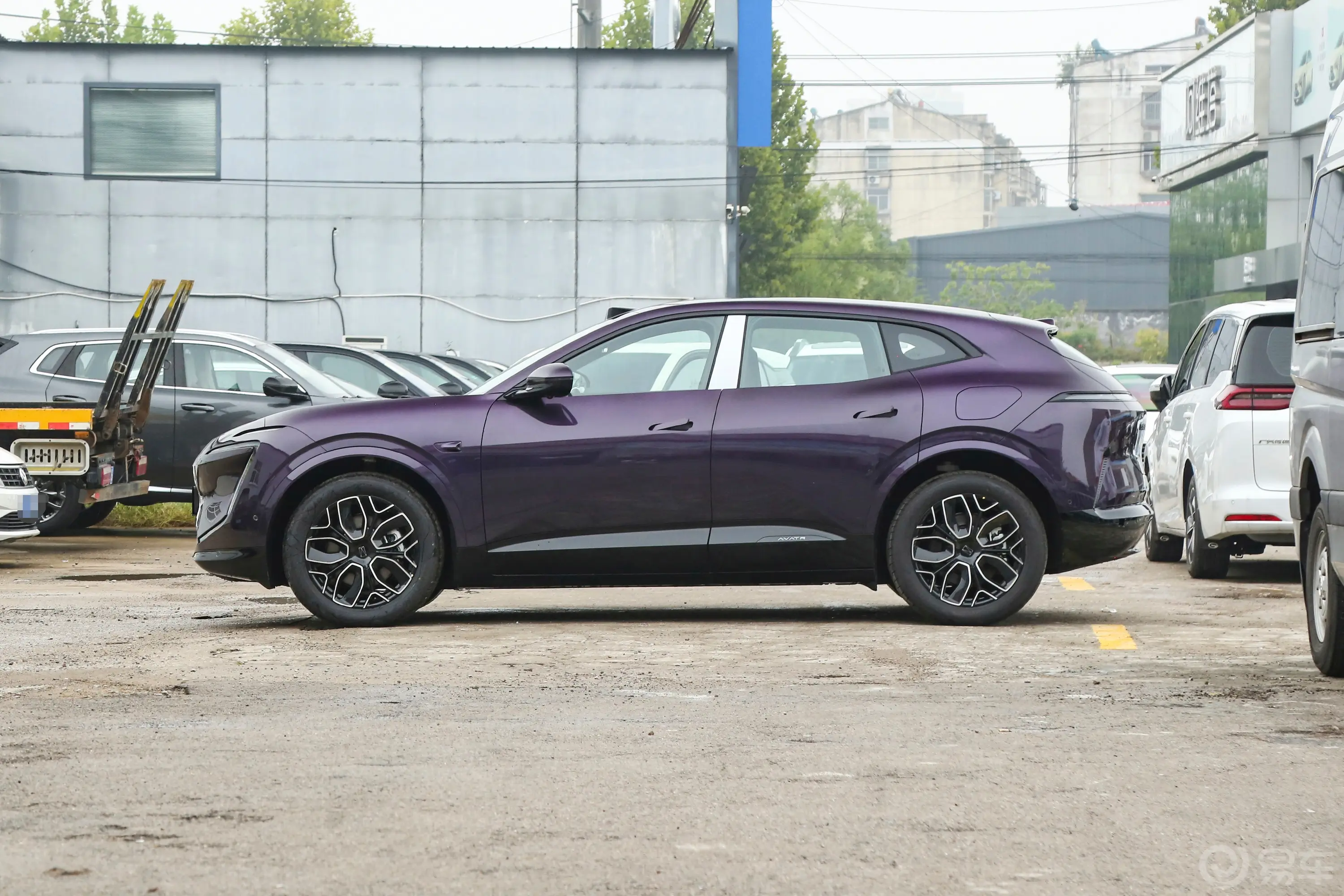 【阿维塔07纯电版 650km 后驱Elite正侧车头向左水平图片-汽车图片大全】-易车