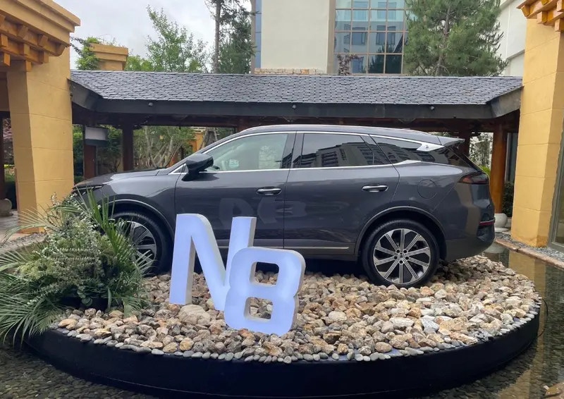 腾势N8实车曝光，相比腾势X到底改了啥？_易车